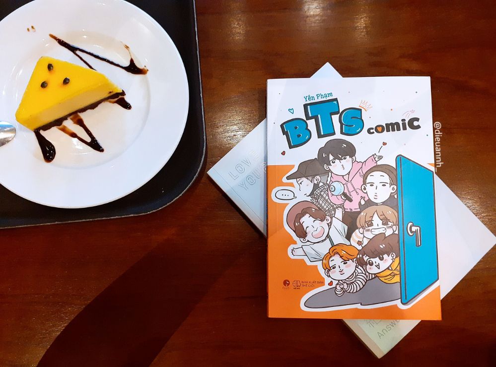 BTS Comic | Sách BTS Comic Fahasa | Tặng postcard và móc khóa